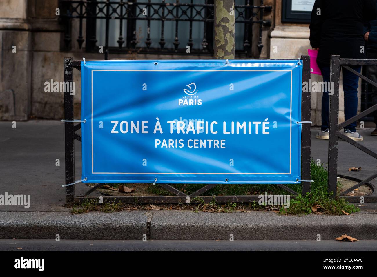 Illustration of A traffic sign indicating the limited traffic zone (ZTL ...