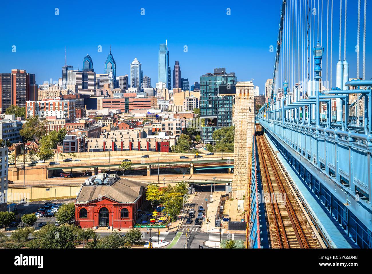 Aerial view philadelphia skyline hi-res stock photography and images ...