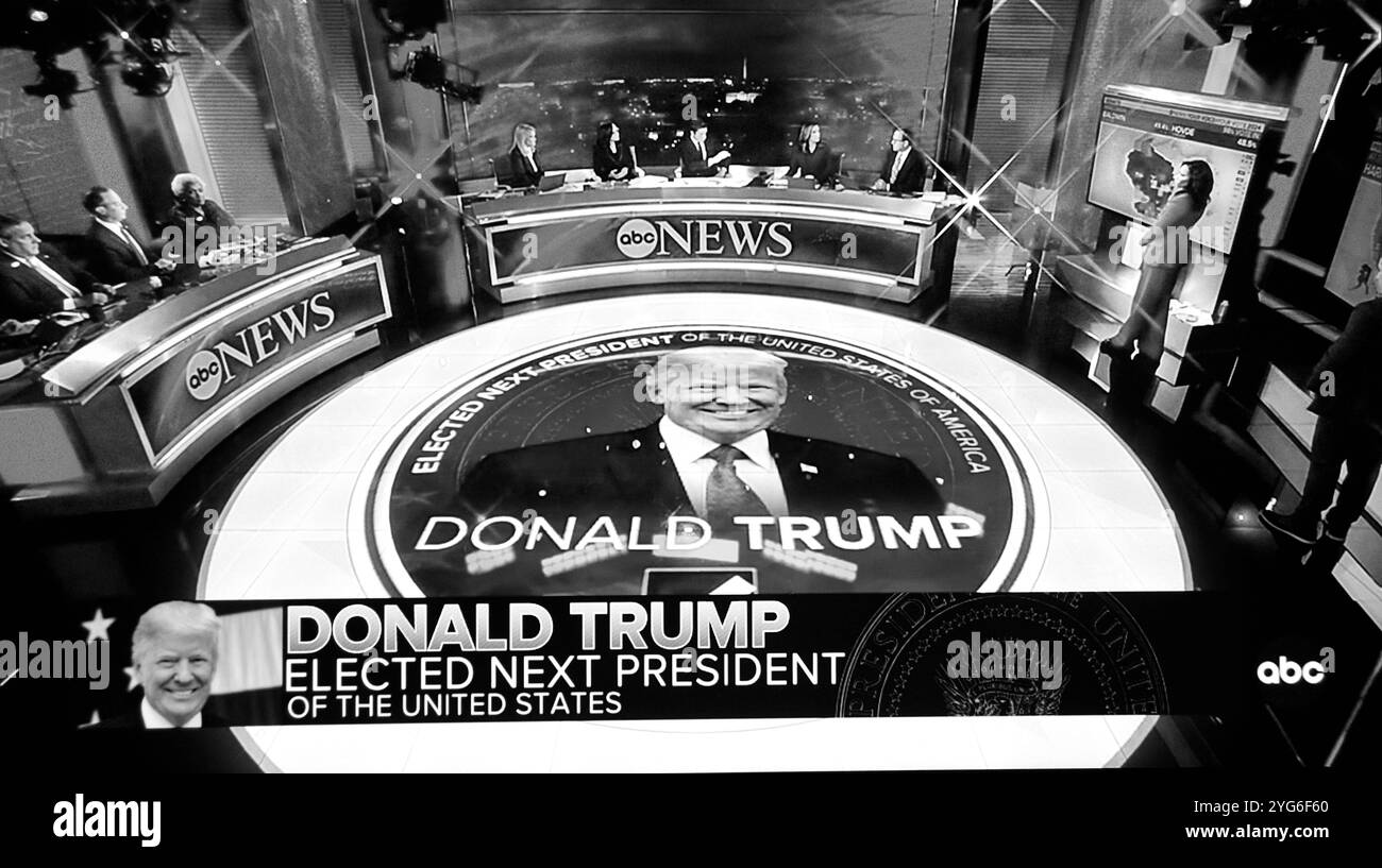 Tv news reporters hi-res stock photography and images - Alamy
