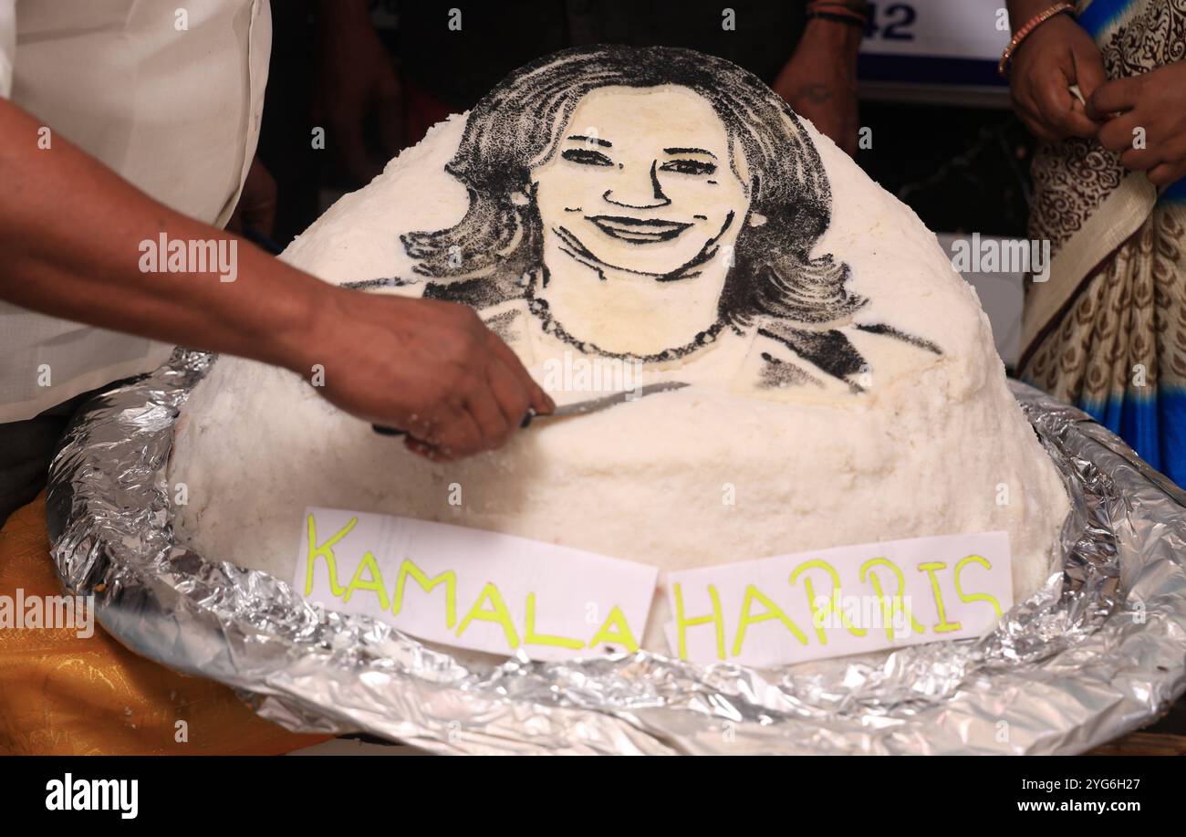 Kamala Devi Harris (English: /ˈkɑːmələ ˈdeɪvi/ ⓘ,[1] born October 20 ...
