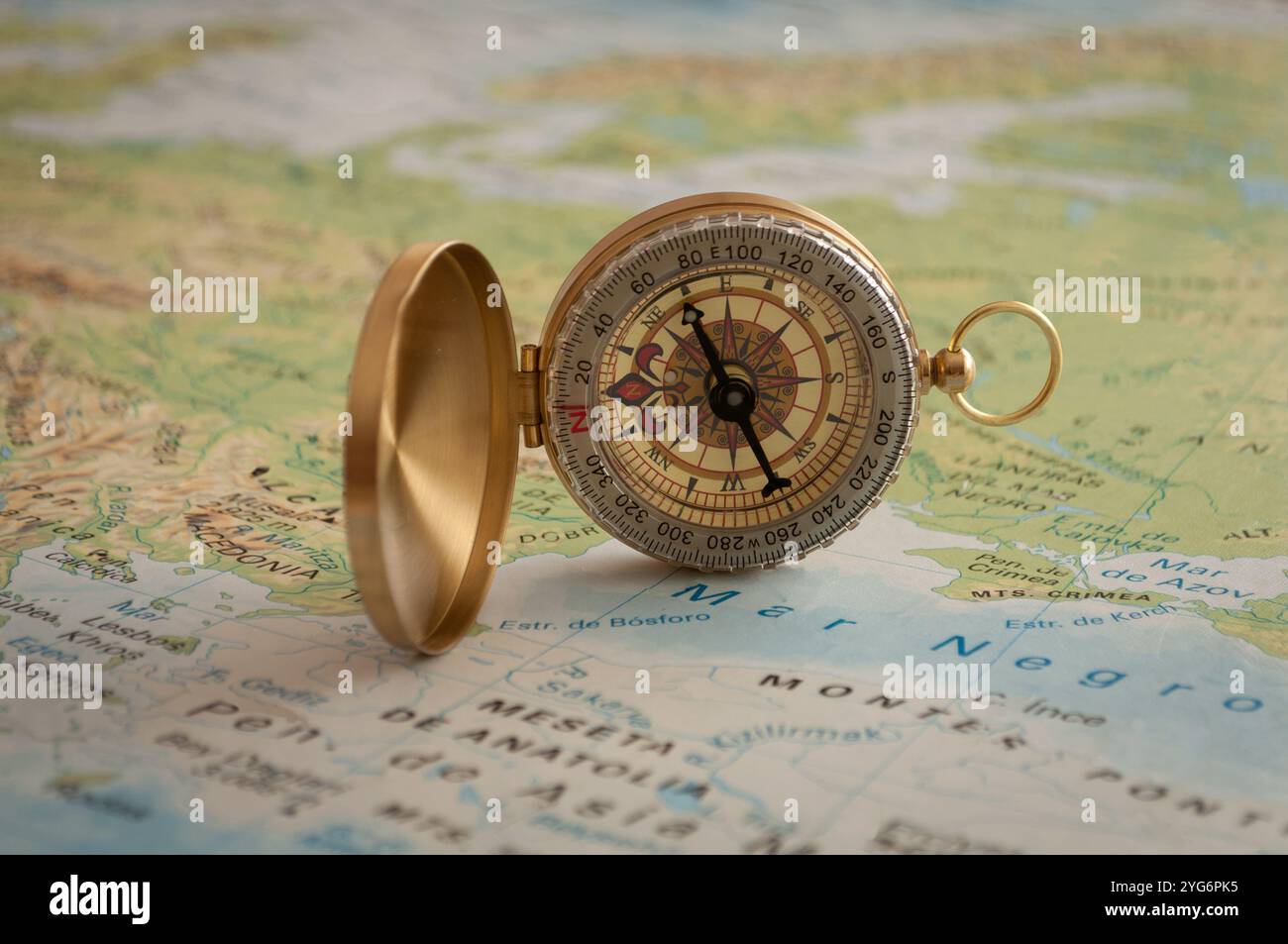 the compass on map Stock Photo - Alamy