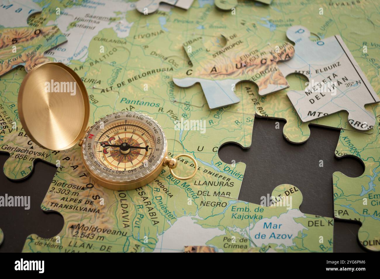 the compass on map Stock Photo - Alamy