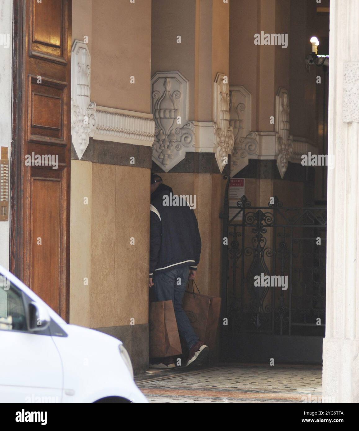 Milan, 06-11-2024 Boris Becker after shopping in the center takes a ...
