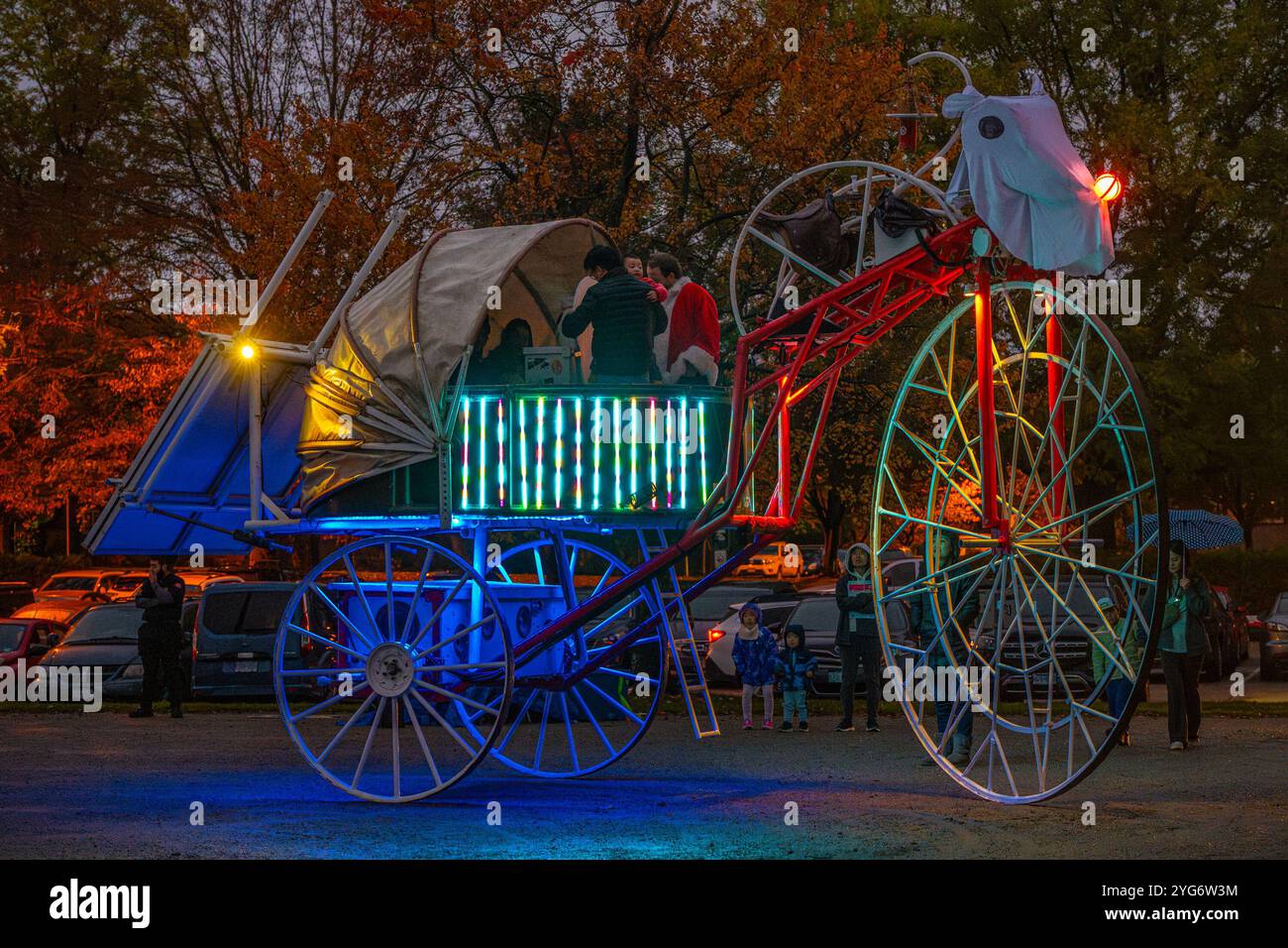 Daisy, the world’s largest solar-powered tricycle, Parade of Lost Souls ...