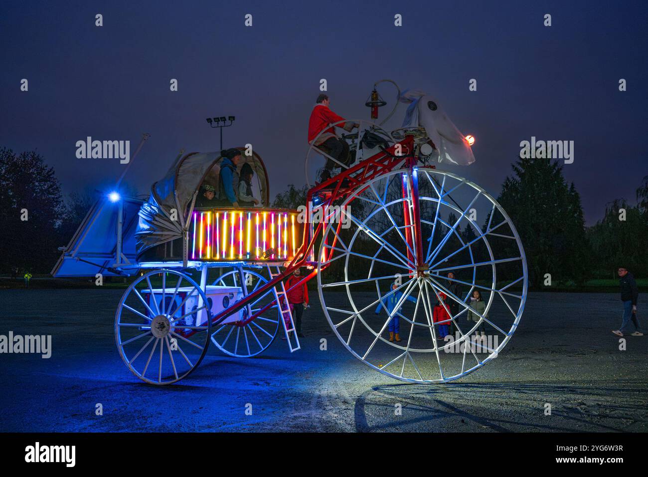 Daisy, the world’s largest solar-powered tricycle, Parade of Lost Souls ...