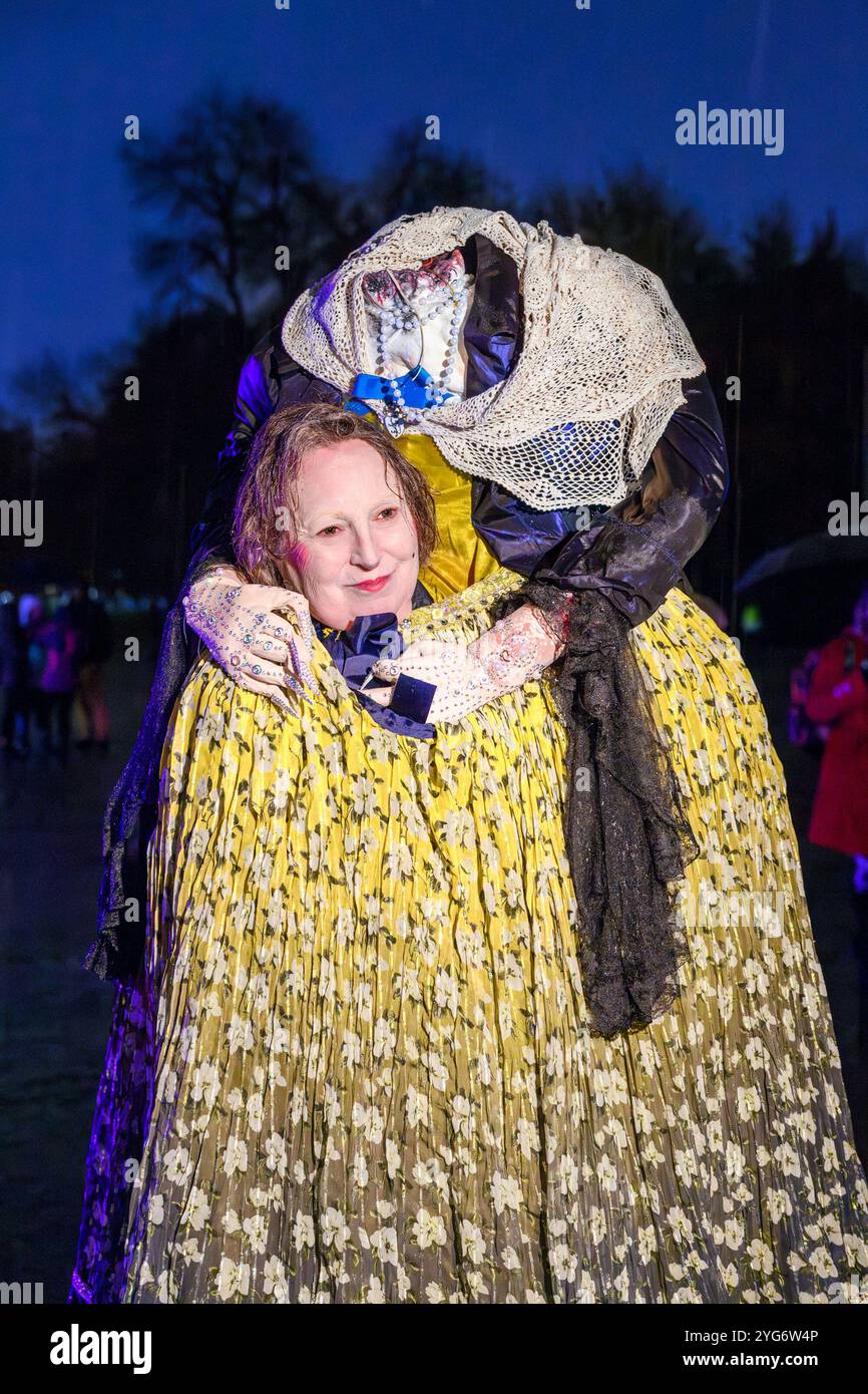 Body carrying woman's head, head, macabre Halloween, costume, Parade of ...