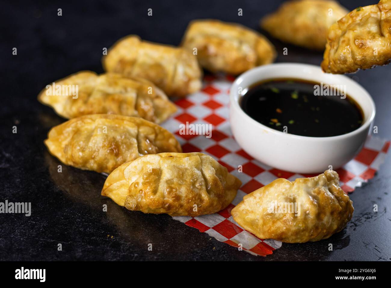 Stir fried chicken and veggies hi-res stock photography and images - Alamy