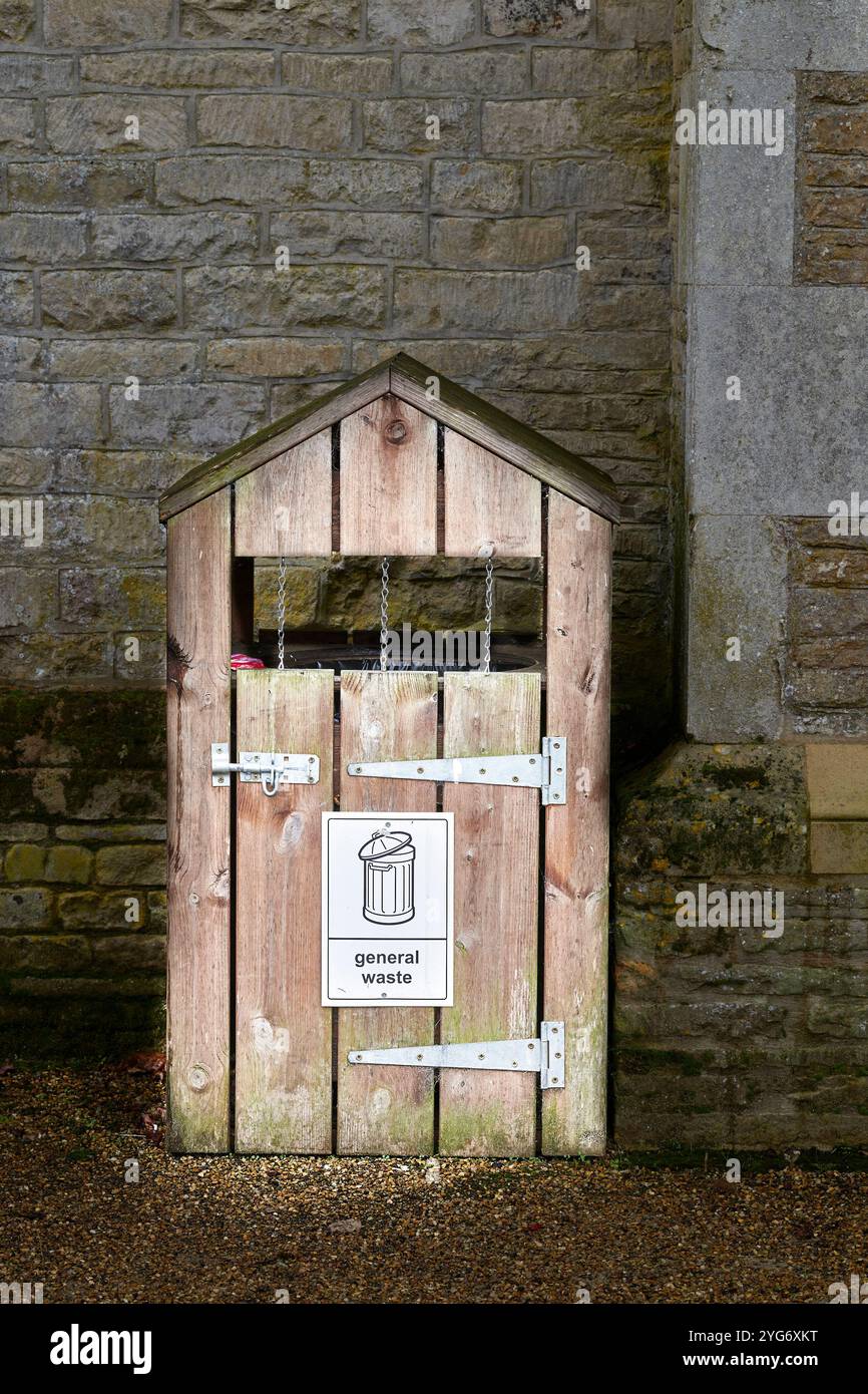 Bin house hi-res stock photography and images - Alamy