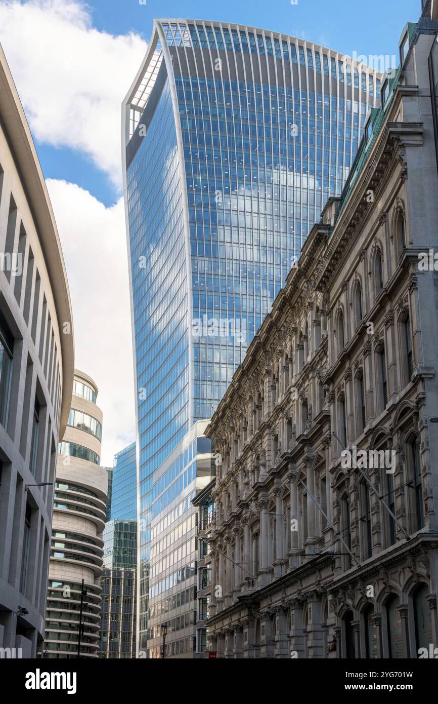 The Fenchurch Building (The Walkie-Talkie) in Fenchurch St, London ...