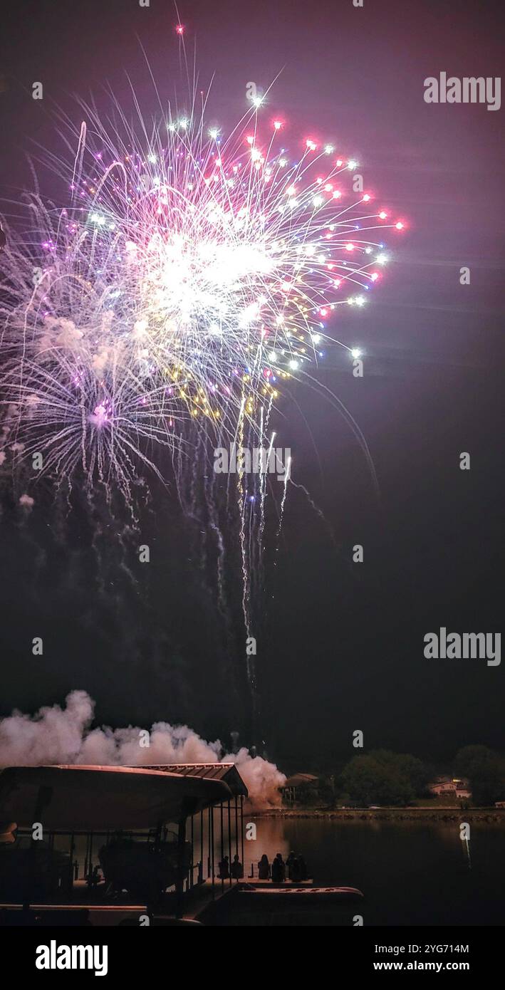 July 4th kids fireworks hi-res stock photography and images - Alamy