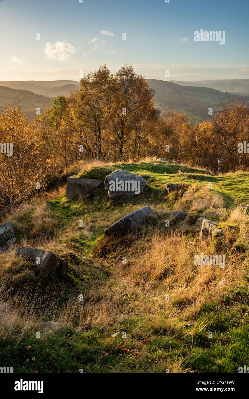 Beautiful Autumn Fall landscsape image of Peak District during peak ...