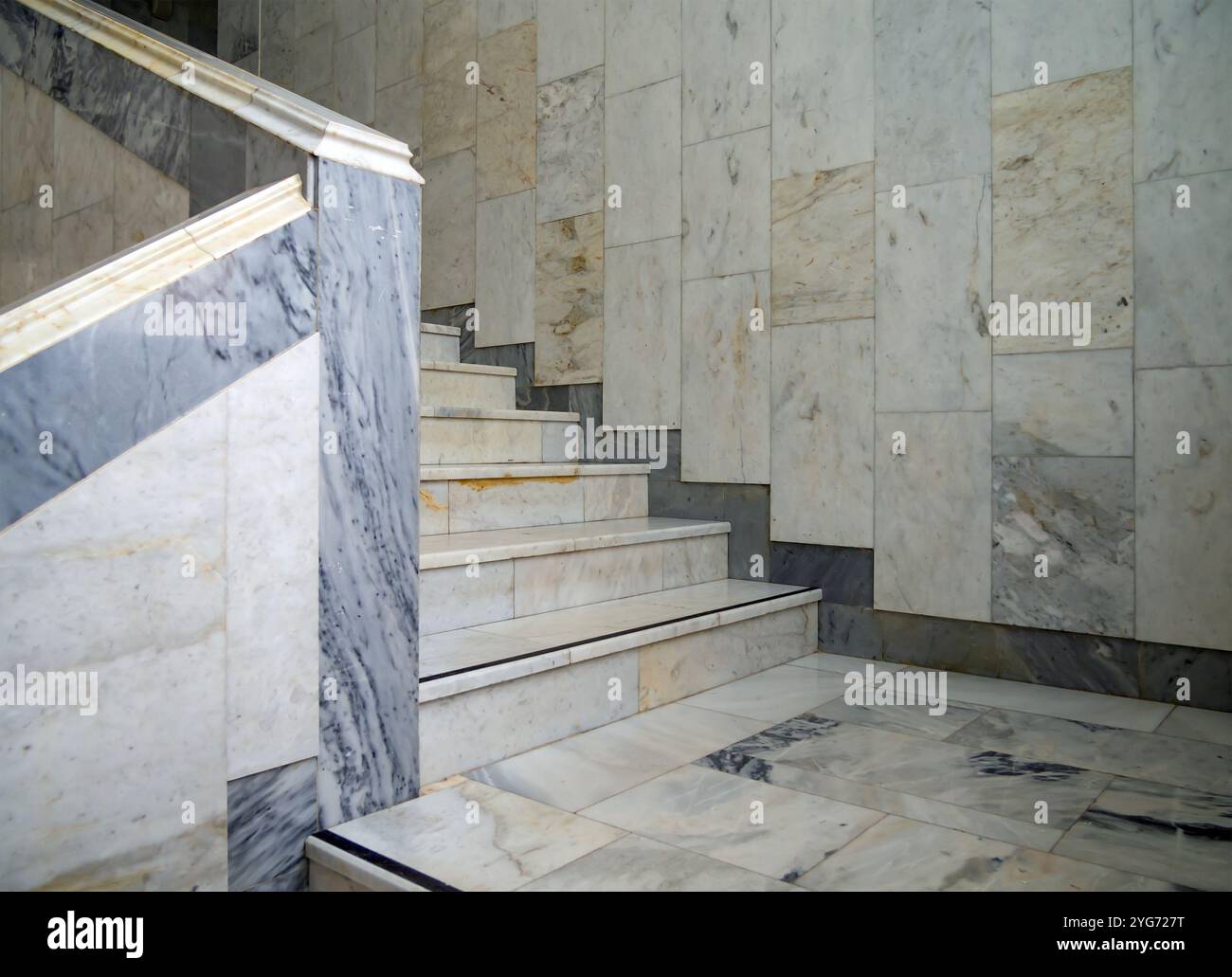 Flight of stairs with contrasting marble finish Stock Photo - Alamy