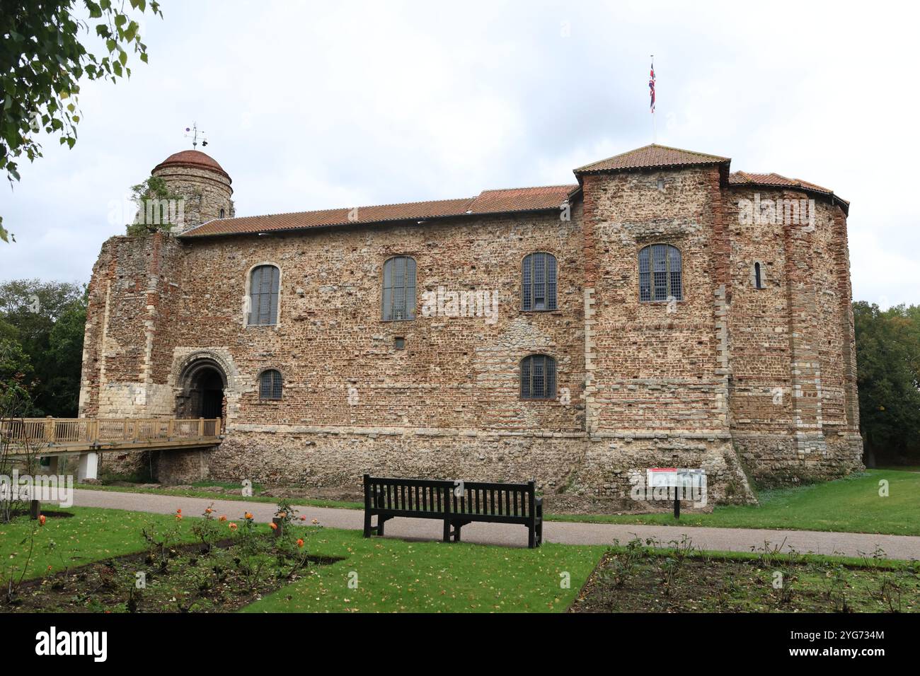 Drawbridge castle hi-res stock photography and images - Alamy