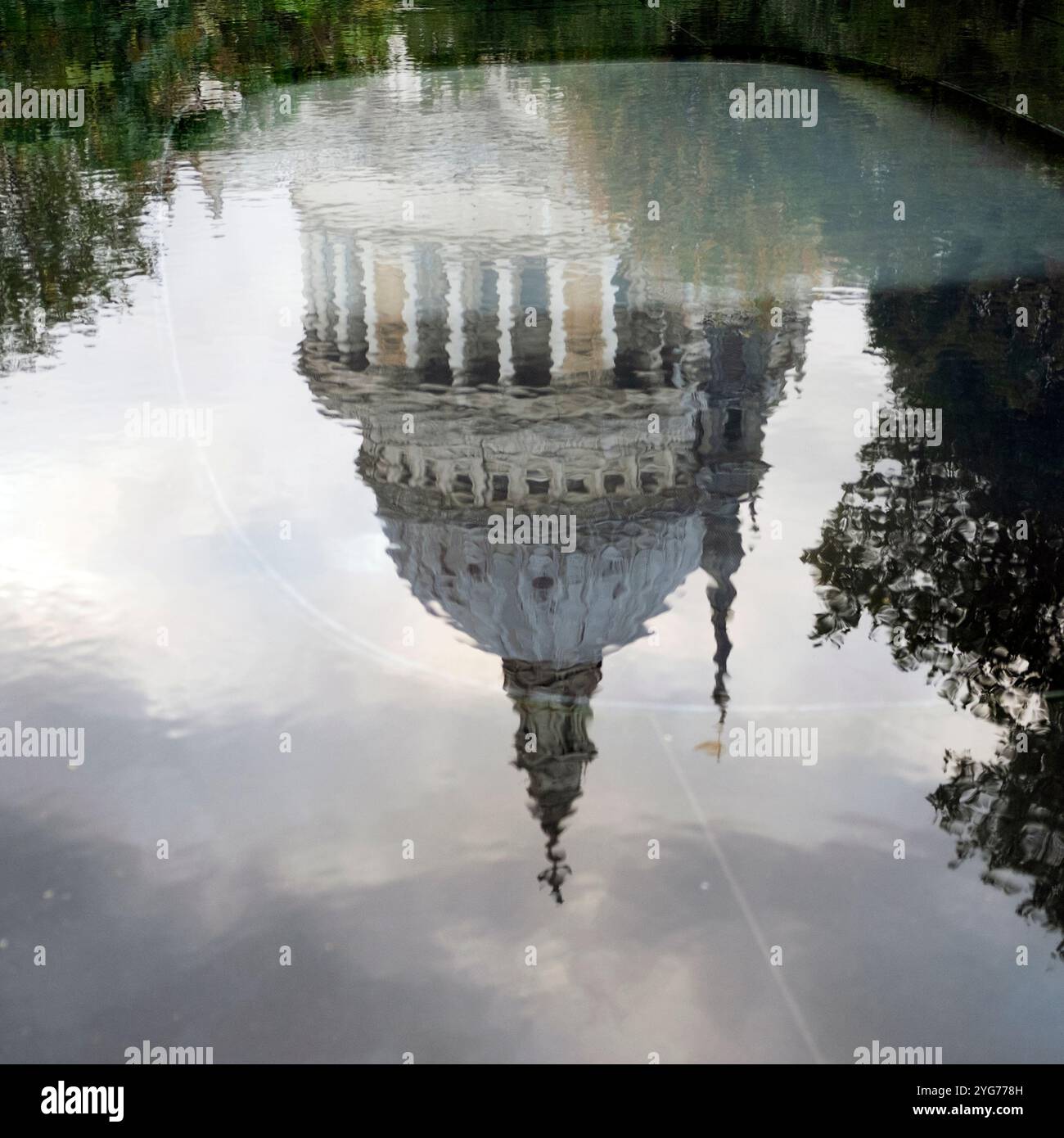 Reflection of St Pauls Cathedral dome in water of Reflection Garden ...