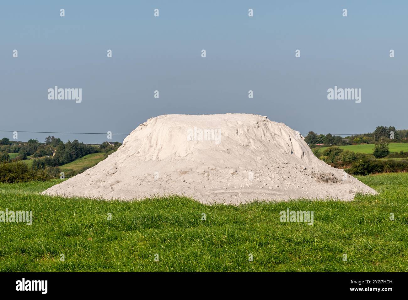 Pile of lime in a farmer's field ready to be spread Stock Photo - Alamy