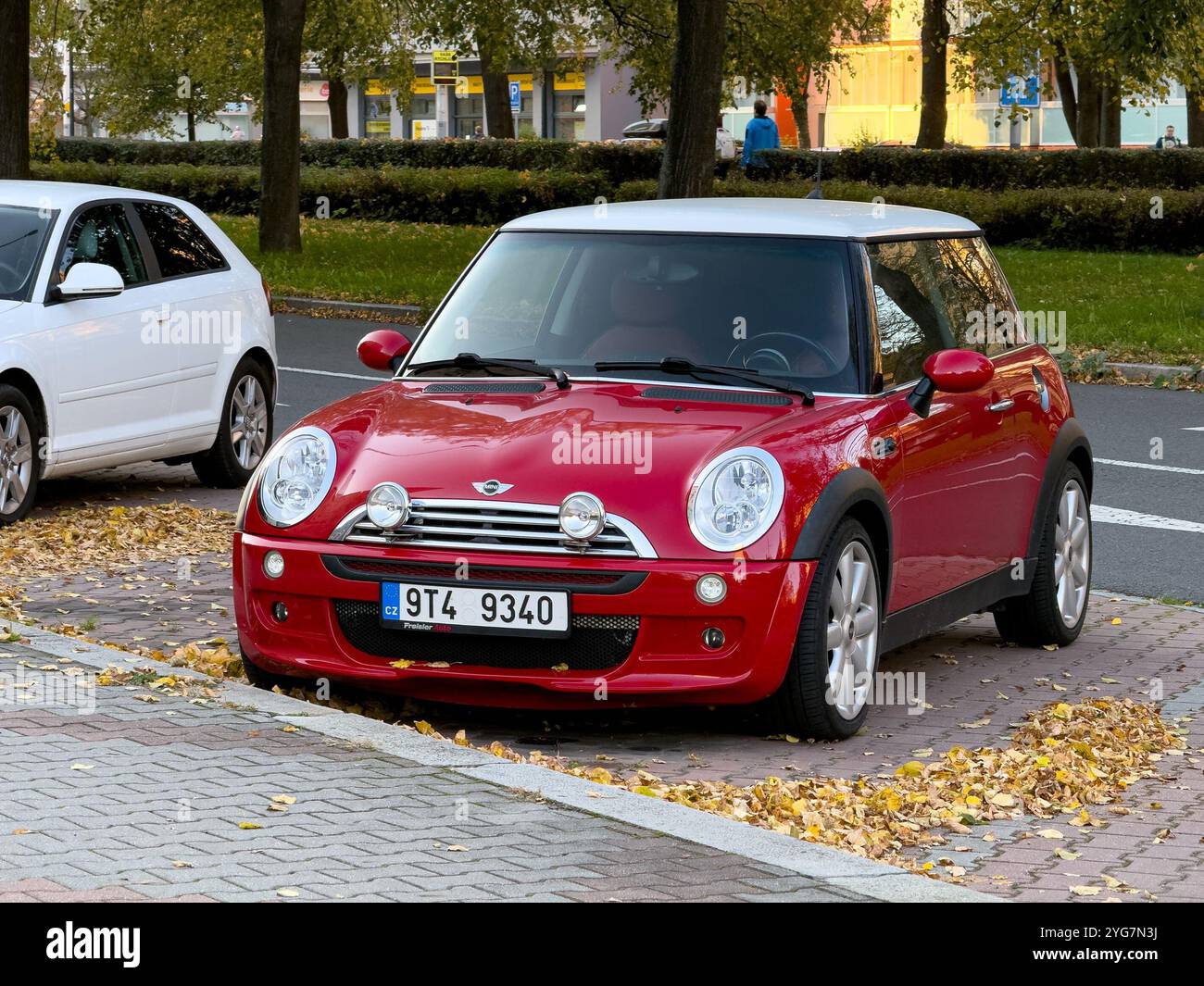 Mk1 mini white hi-res stock photography and images - Alamy
