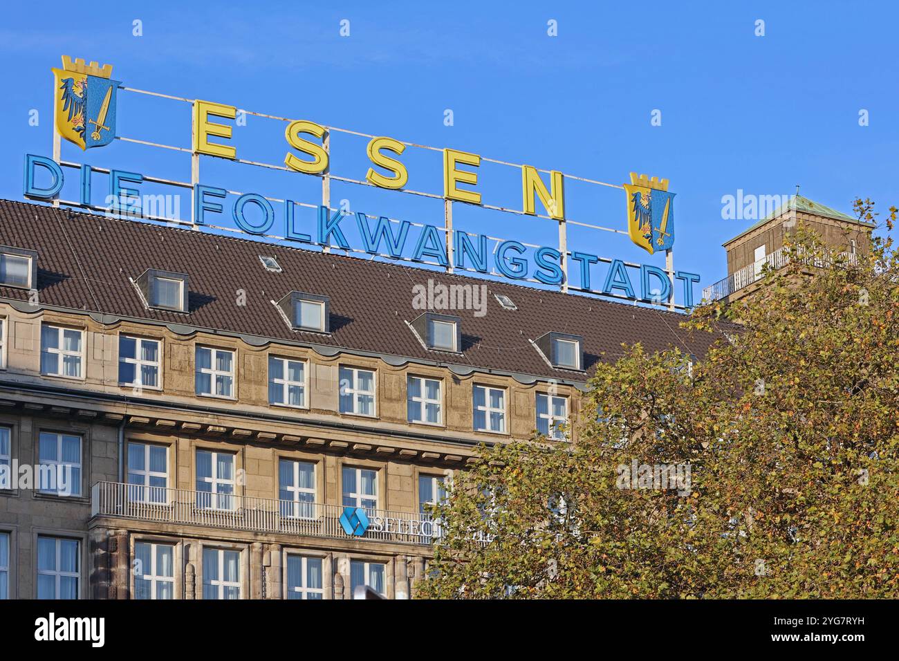 Essen im Zentrum des Ruhrgebiets Blick auf den traditionellen Hotel ...