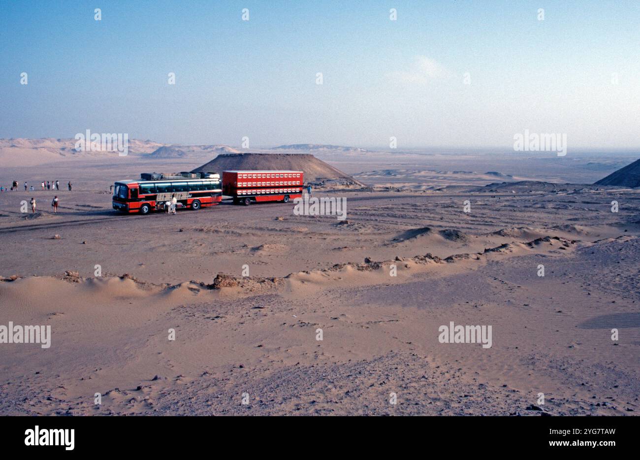 Rotel tours bus hi-res stock photography and images - Alamy