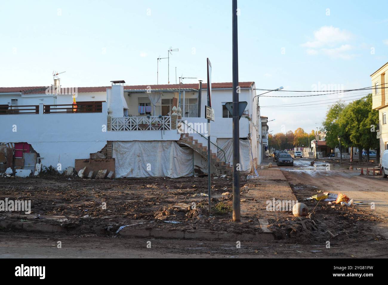 Utiel, Valencia. 06th Nov, 2024. UTIEL NOVIEMBRE 06/2024 A resident ...