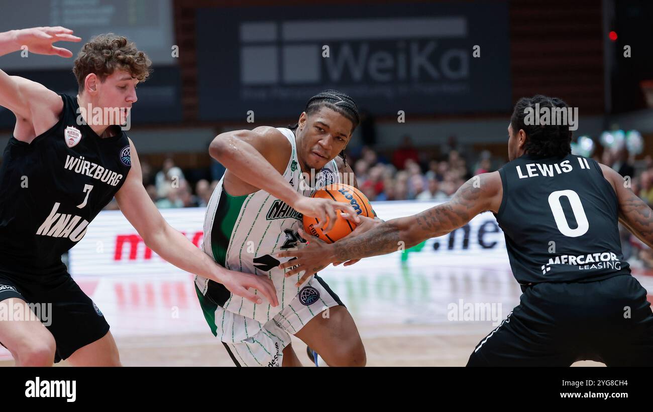 23 und mike lewis ii wuerzburg baskets hi-res stock photography and ...