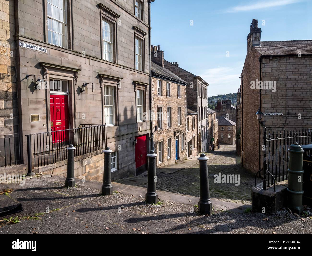 Street scene images of properties on Castle Hill in Lancaster located ...