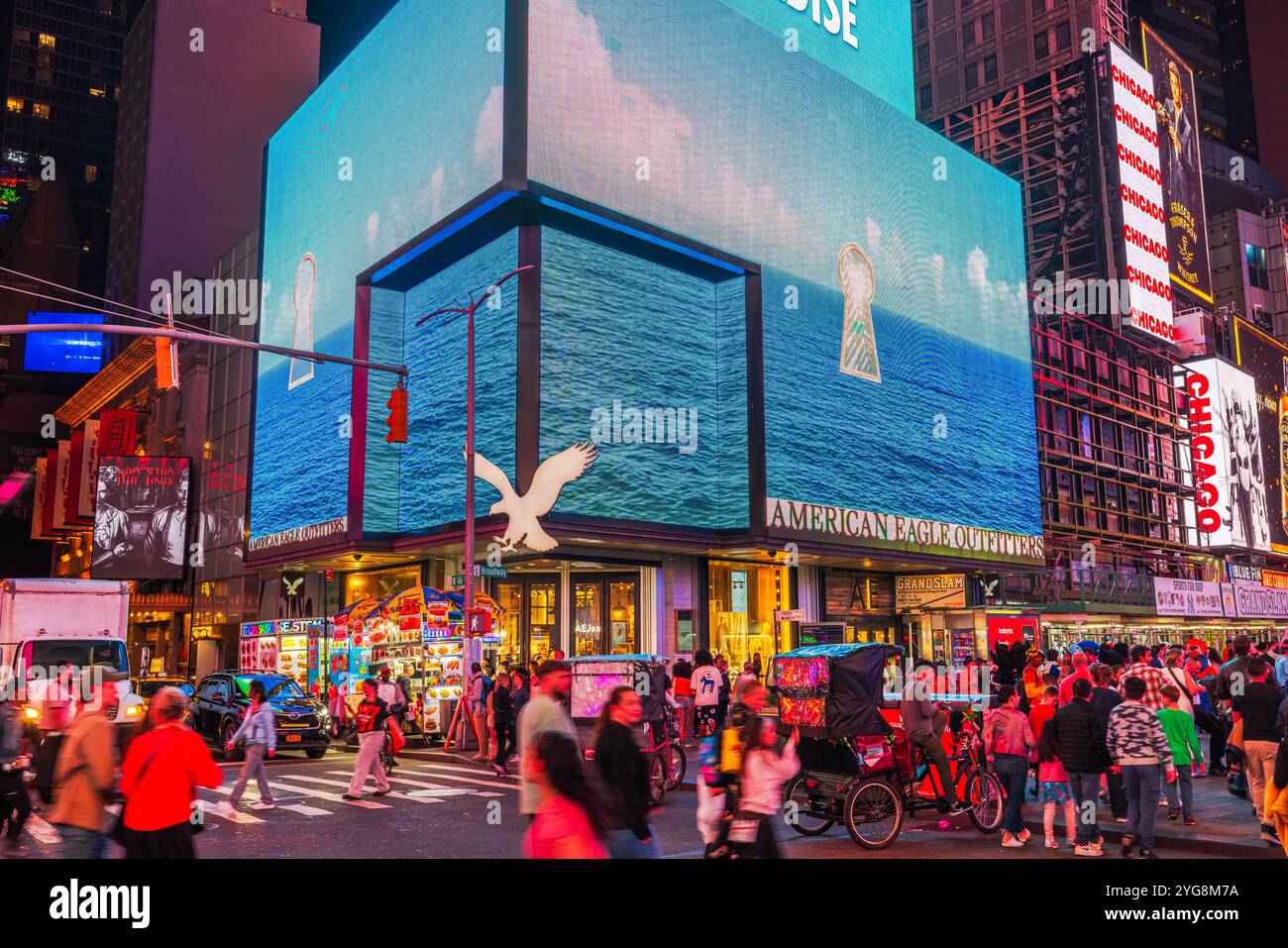 Large bustle hi-res stock photography and images - Alamy