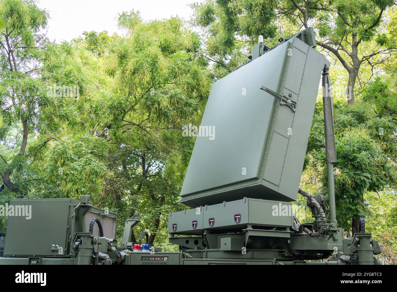 Israeli-developed ELM-2084 military mobile radar system in a forested ...