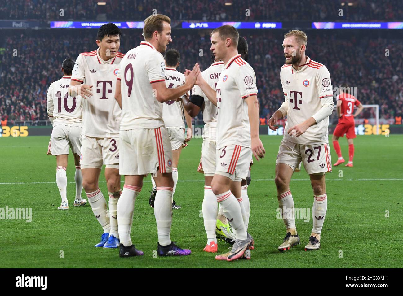 Munich, Germany. 06th Nov, 2024. MUNICH, GERMANY - NOVEMBER 6: Players ...