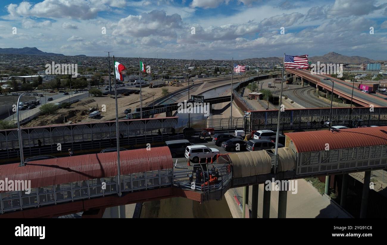 Cars cross the Paso del Norte international bridge at the U.S.-Mexico ...