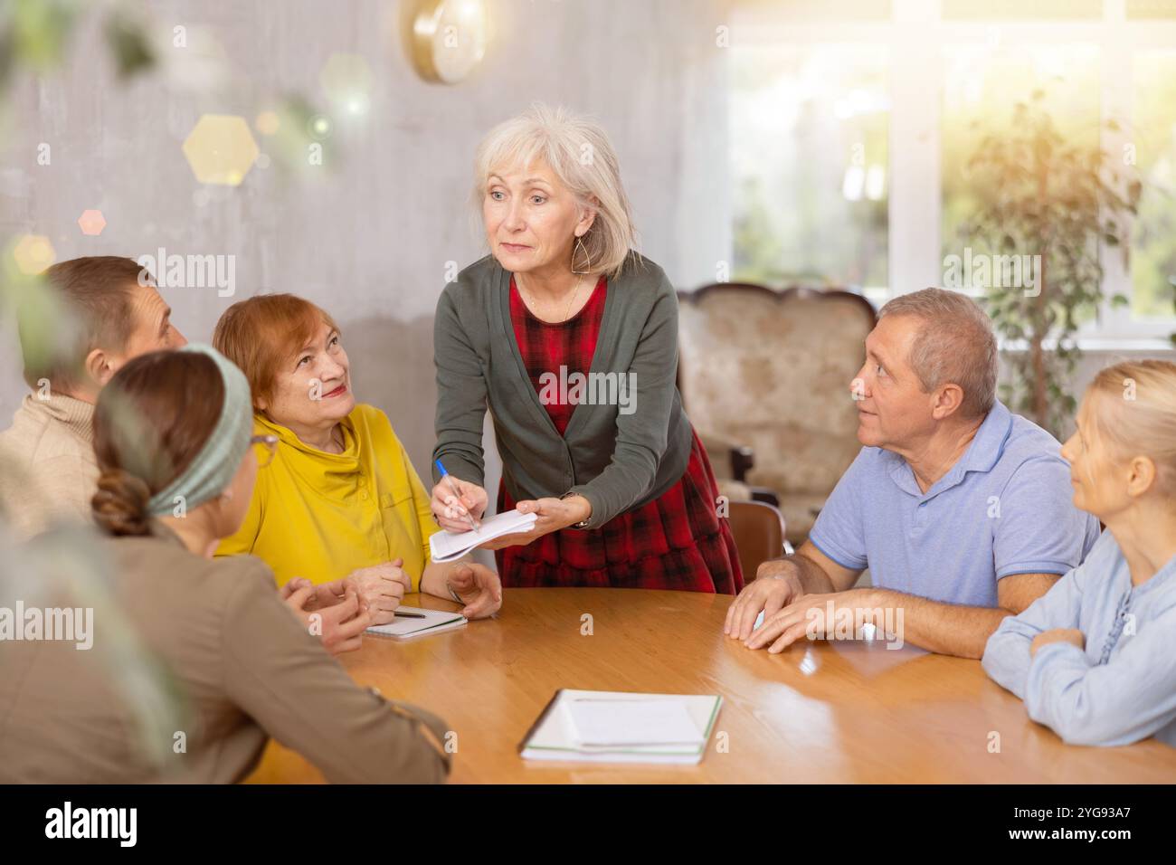 Economics professor lecture hi-res stock photography and images - Alamy