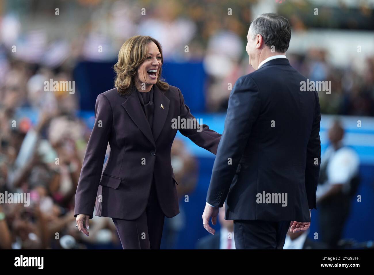 Vice President Kamala Harris greets second gentleman Doug Emhoff after ...