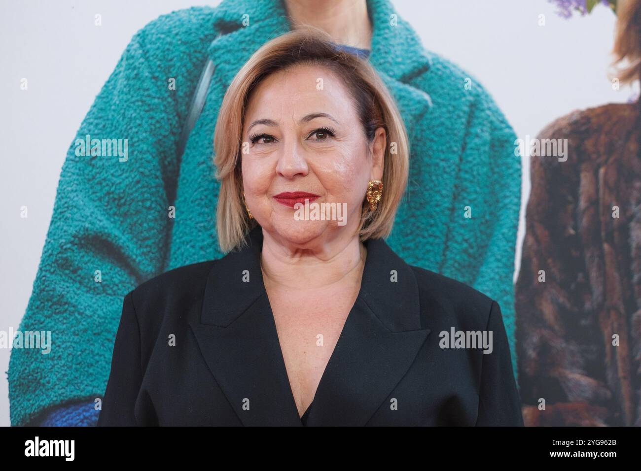 Premiere at capitol cinema on november 06 hi-res stock photography and ...