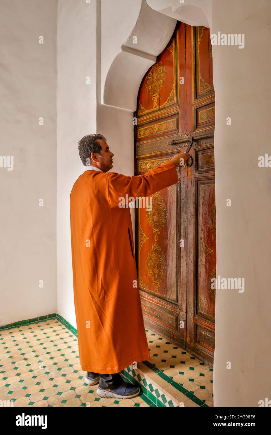 Morocco, Marrakech. Knocking at the door. (MR Stock Photo - Alamy