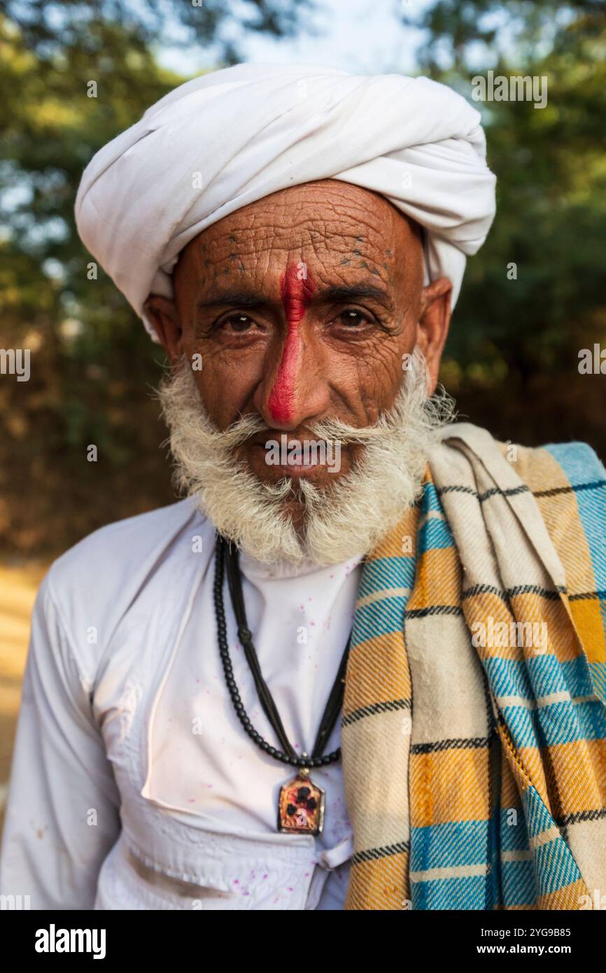 India, Gujarat, Dasada. Rabari, Mir tribes people. Traditional clothing ...
