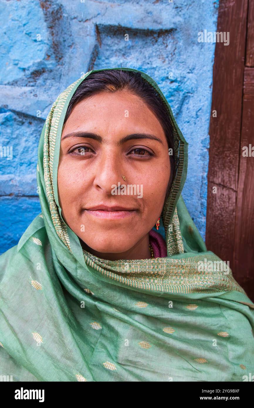 Kangan, Jammu and Kashmir, India. A village woman Stock Photo - Alamy