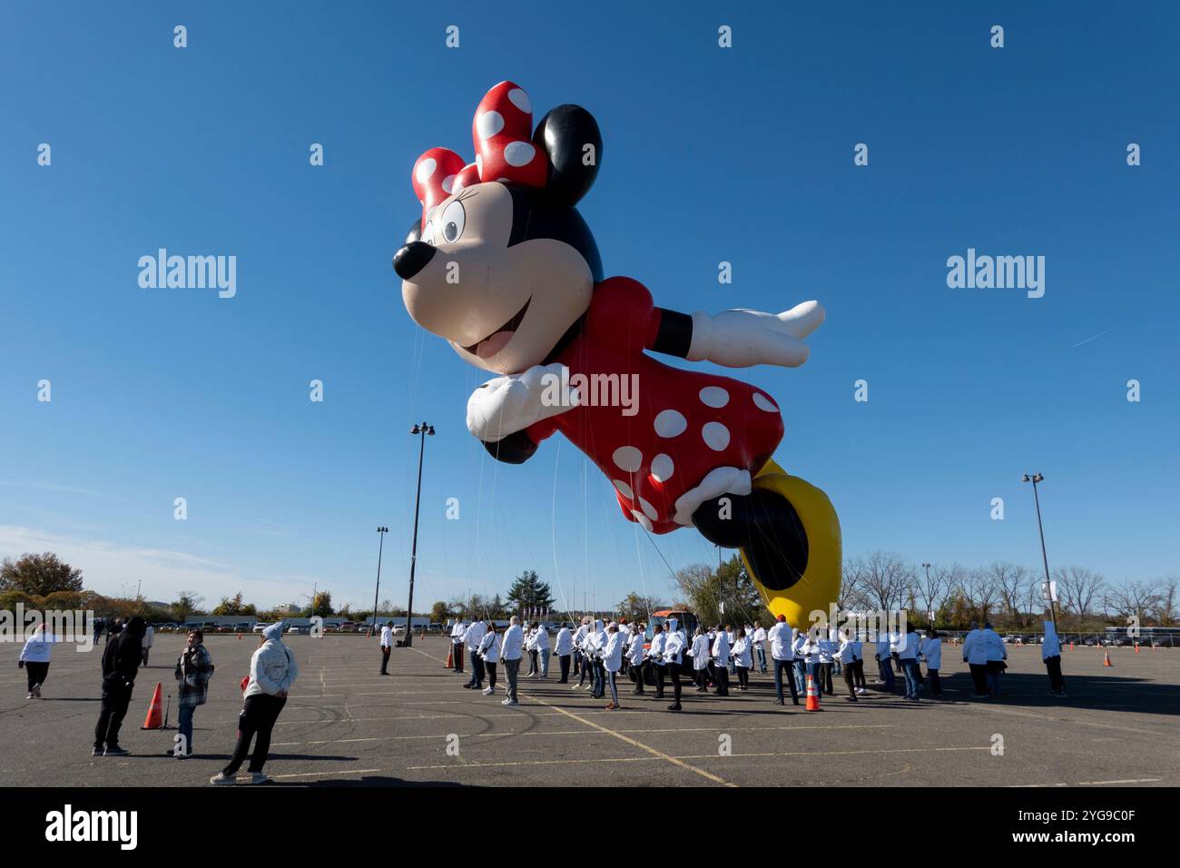 Handlers test fly a new Minnie Mouse balloon in East Rutherford, New ...