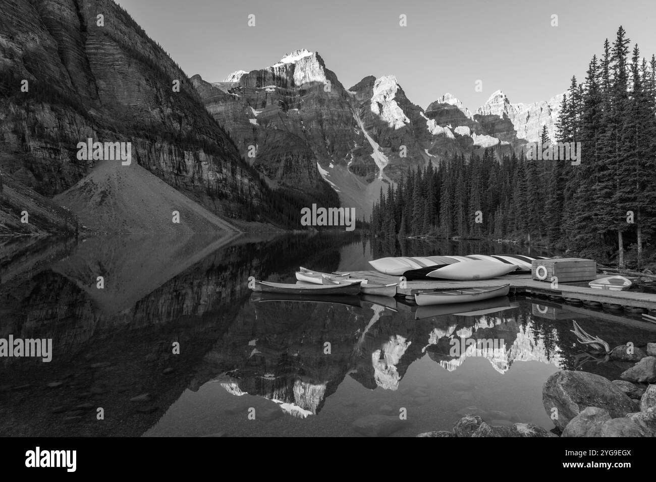 Canada, Banff National Park. Valley of the Ten Peaks, Moraine Lake, canoe dock with canoes Stock ...