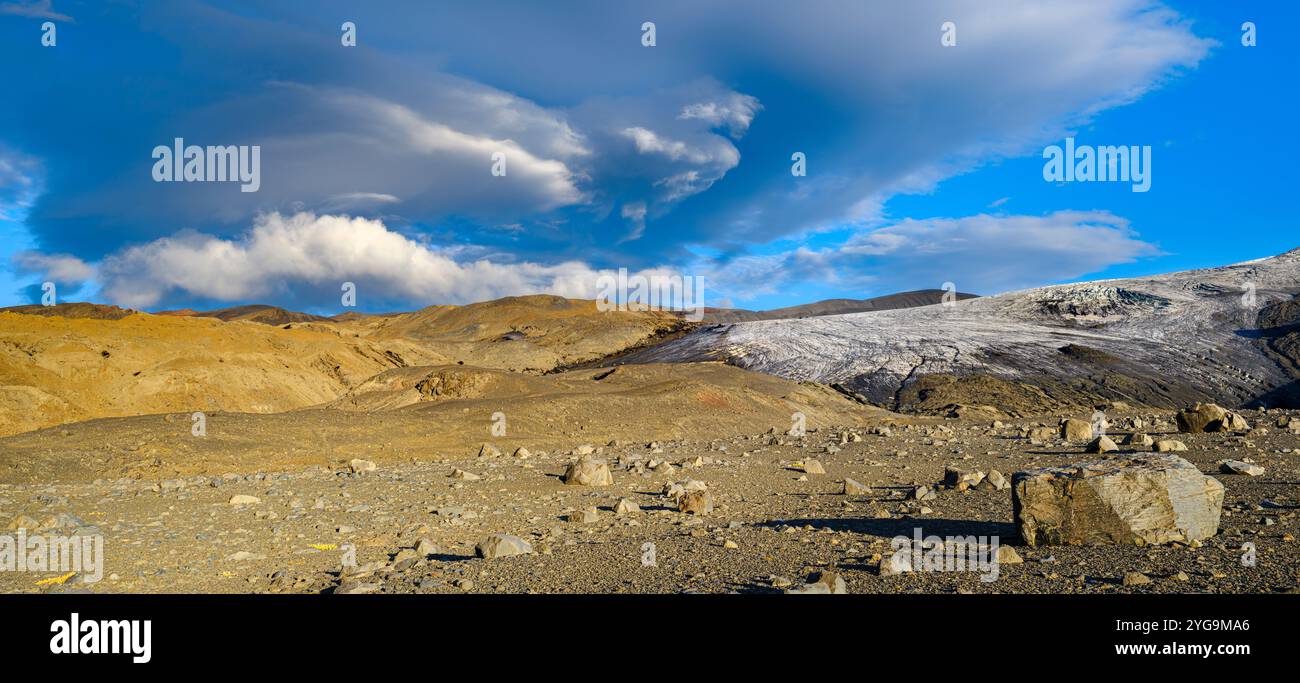 Mountains and glaciers at Kverkfjoll, northeastern interior highlands ...