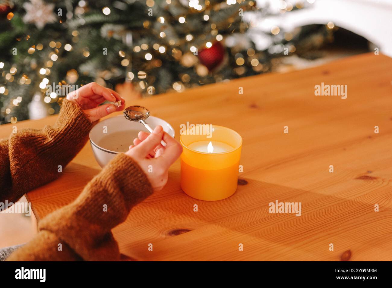 Pouring melting lead german hi-res stock photography and images - Alamy