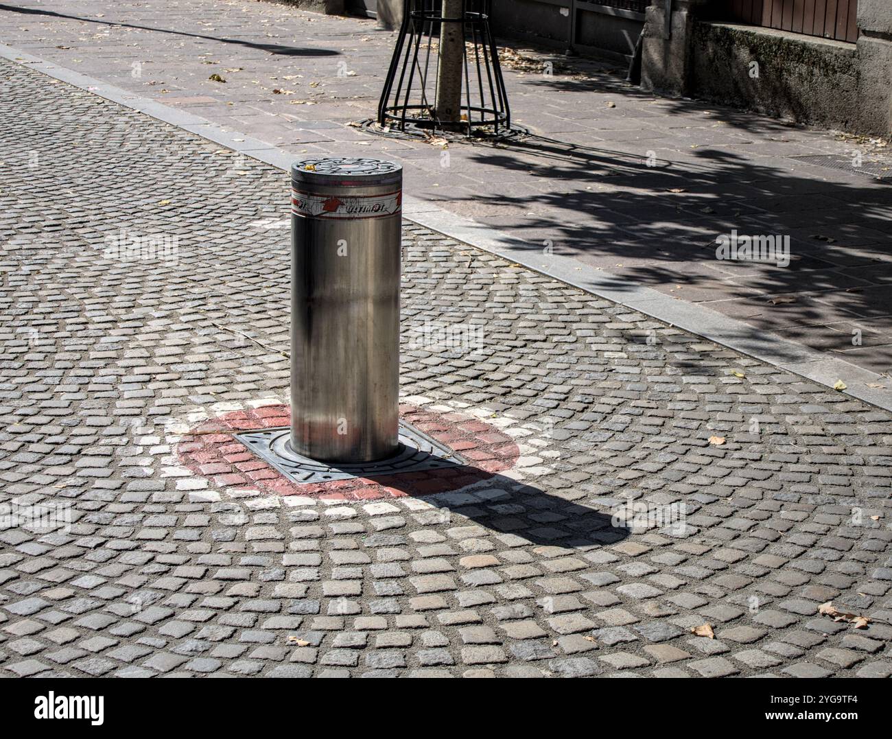 Prevent sidewalk parking hi-res stock photography and images - Alamy
