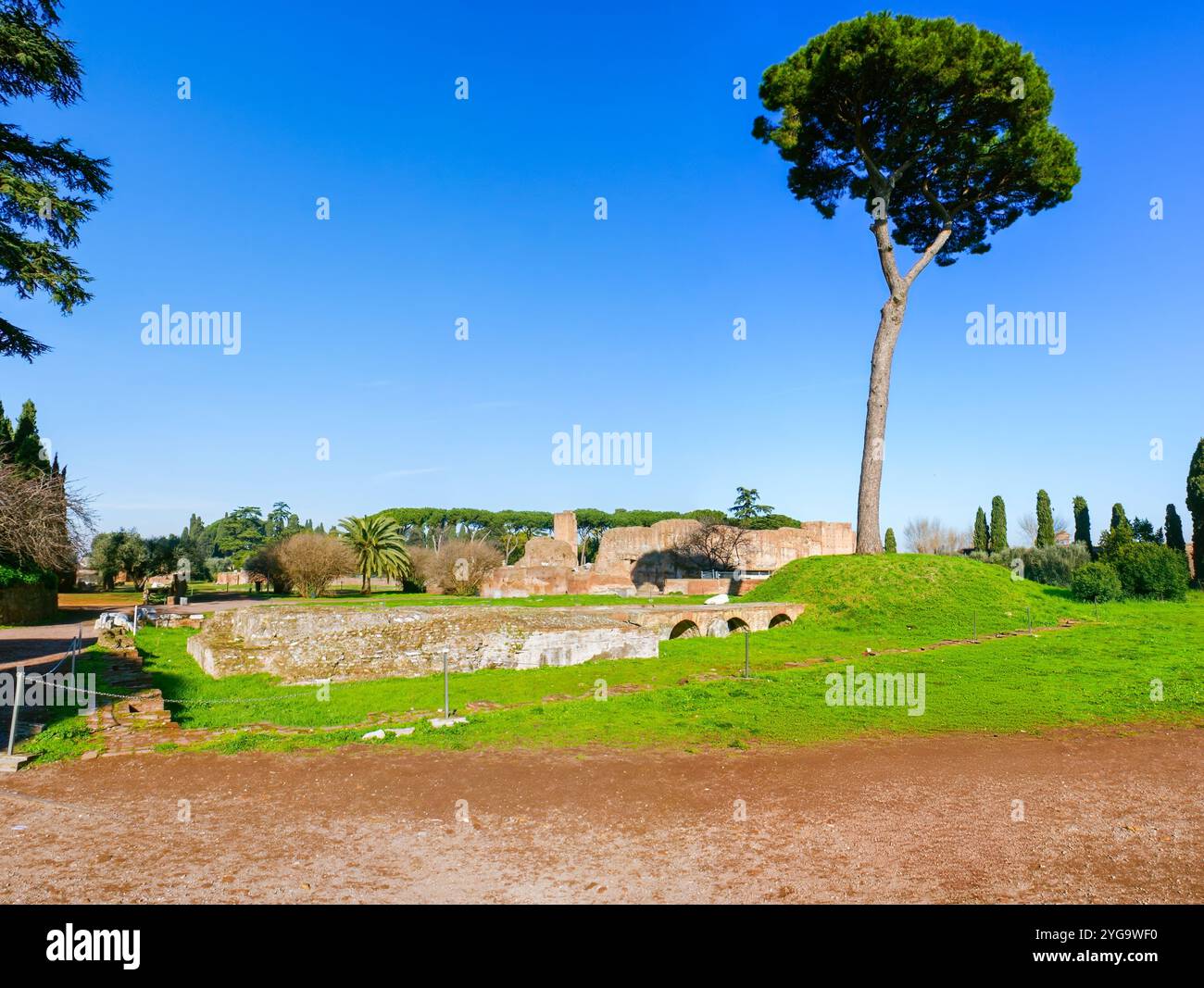 The ruins of the ancient palaces and building on Palatine Hill in Rome ...