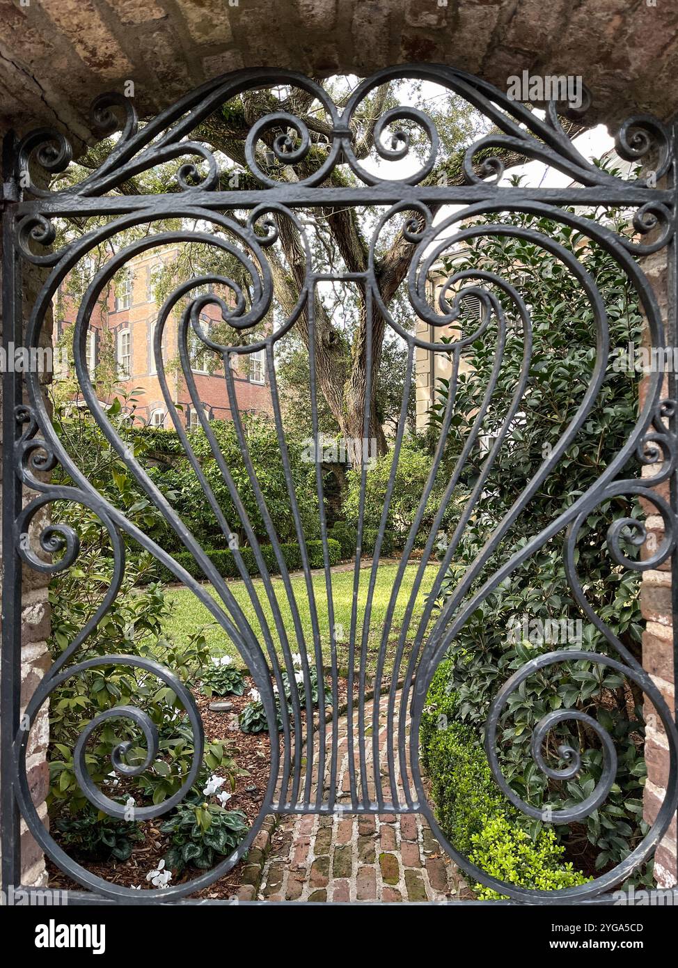 Charleston architecture detail hi-res stock photography and images - Alamy