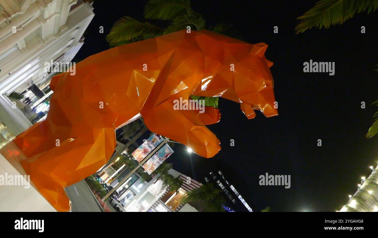 Beverly Hills, California, USA 5th November 2024 Bear Art Statue on ...