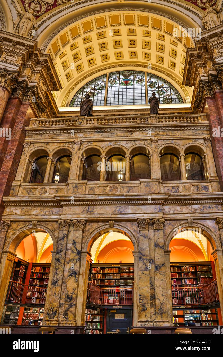 USA, District of Columbia. Library of Congress, interior of the Reading ...