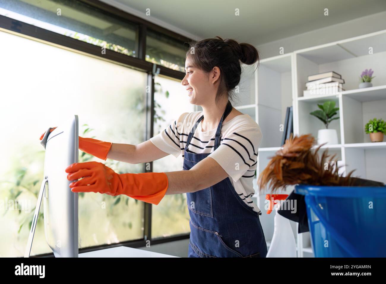 Monitor cleaner hi-res stock photography and images - Alamy