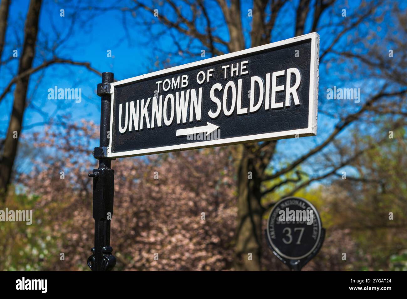 Tomb of the unknown soldier sign, Arlington National Cemetery ...