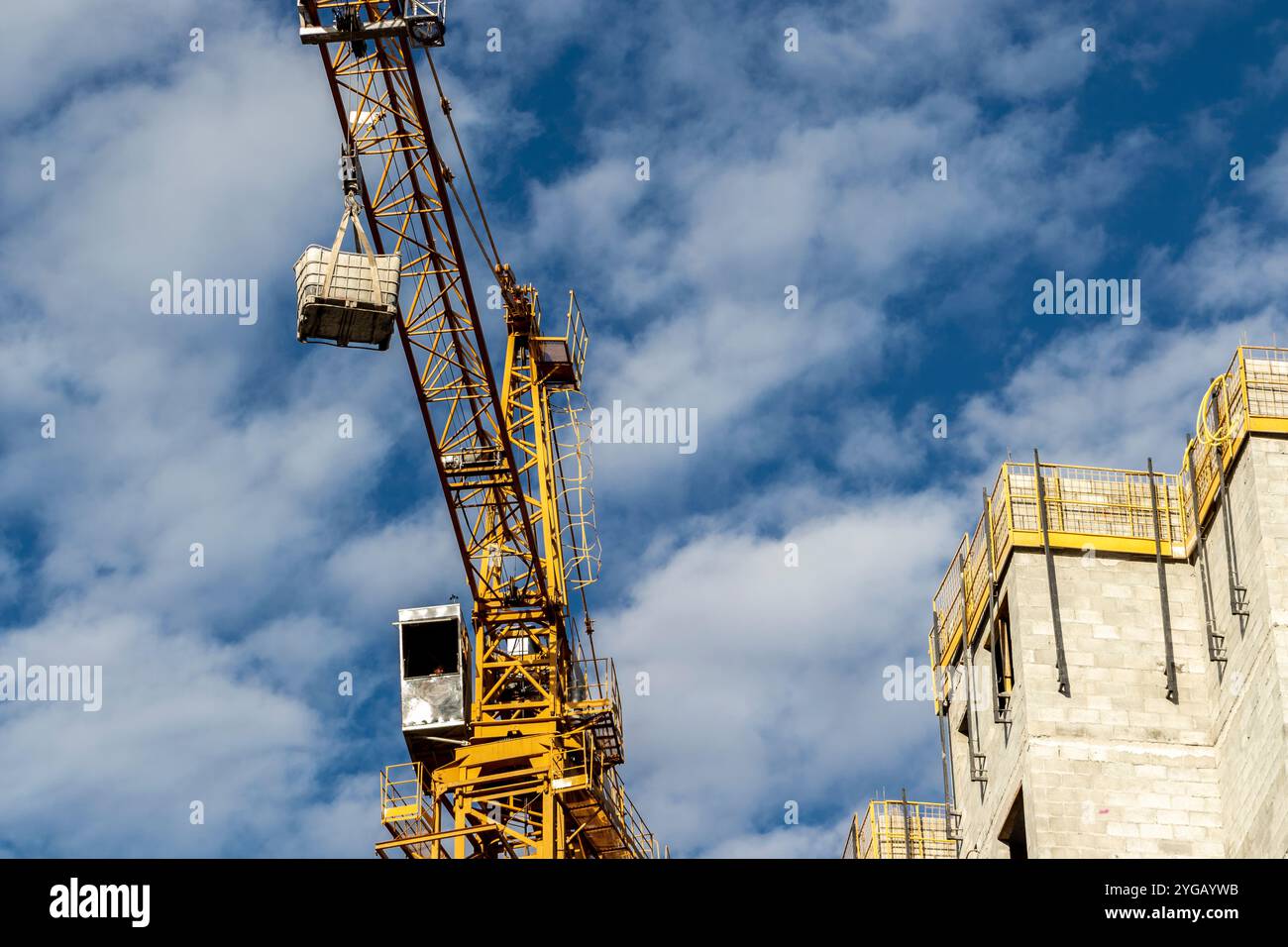 Construction crane metal structure hi-res stock photography and images ...