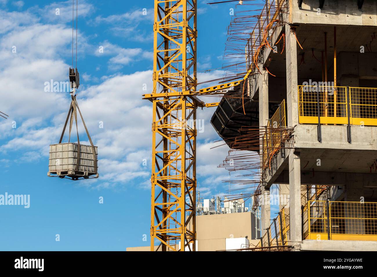 Construction crane assembly hi-res stock photography and images - Alamy
