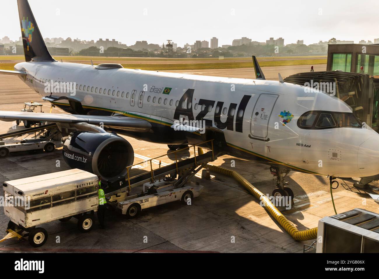 Azul plane hi-res stock photography and images - Alamy