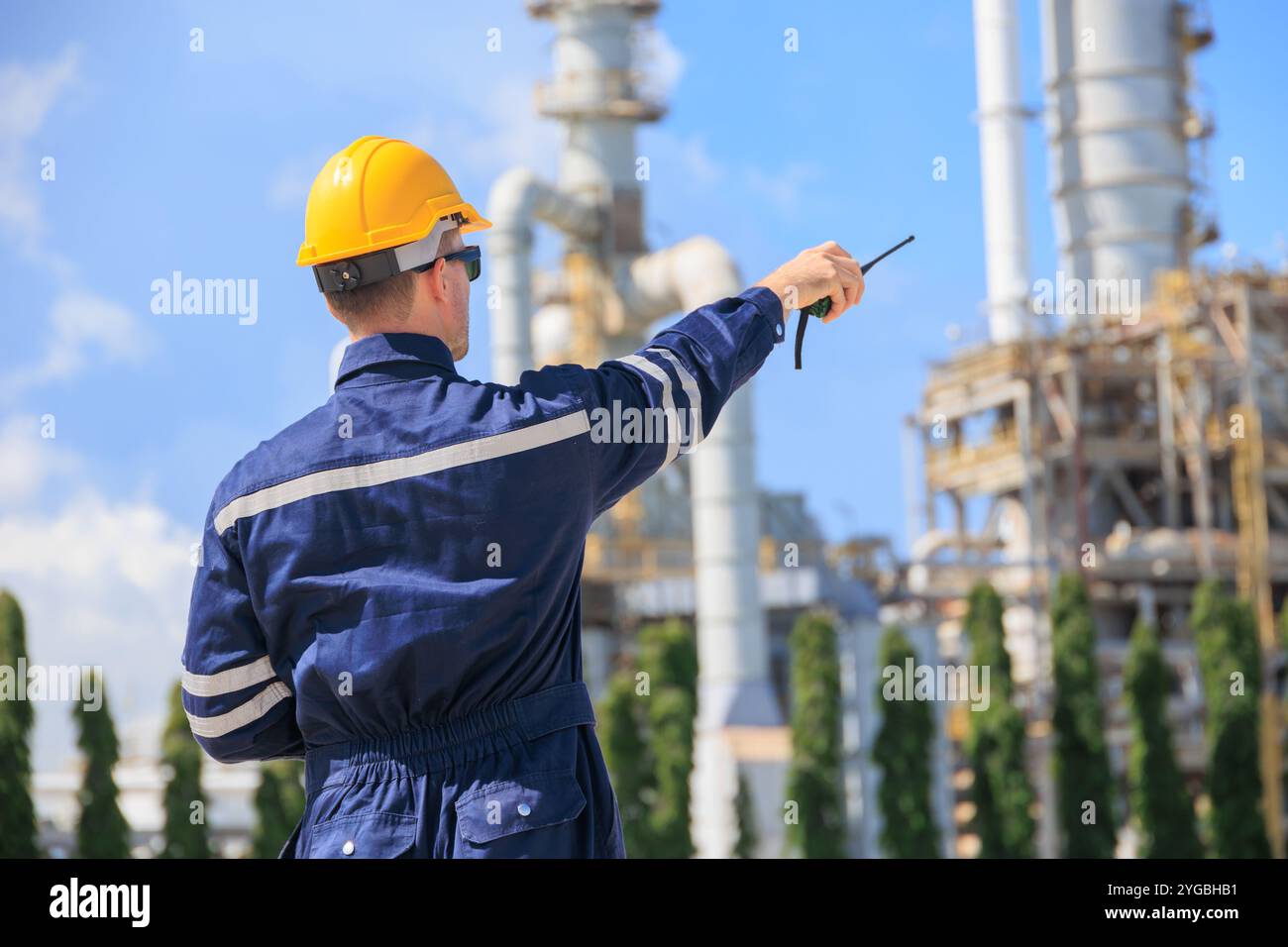 Operating worker hi-res stock photography and images - Alamy